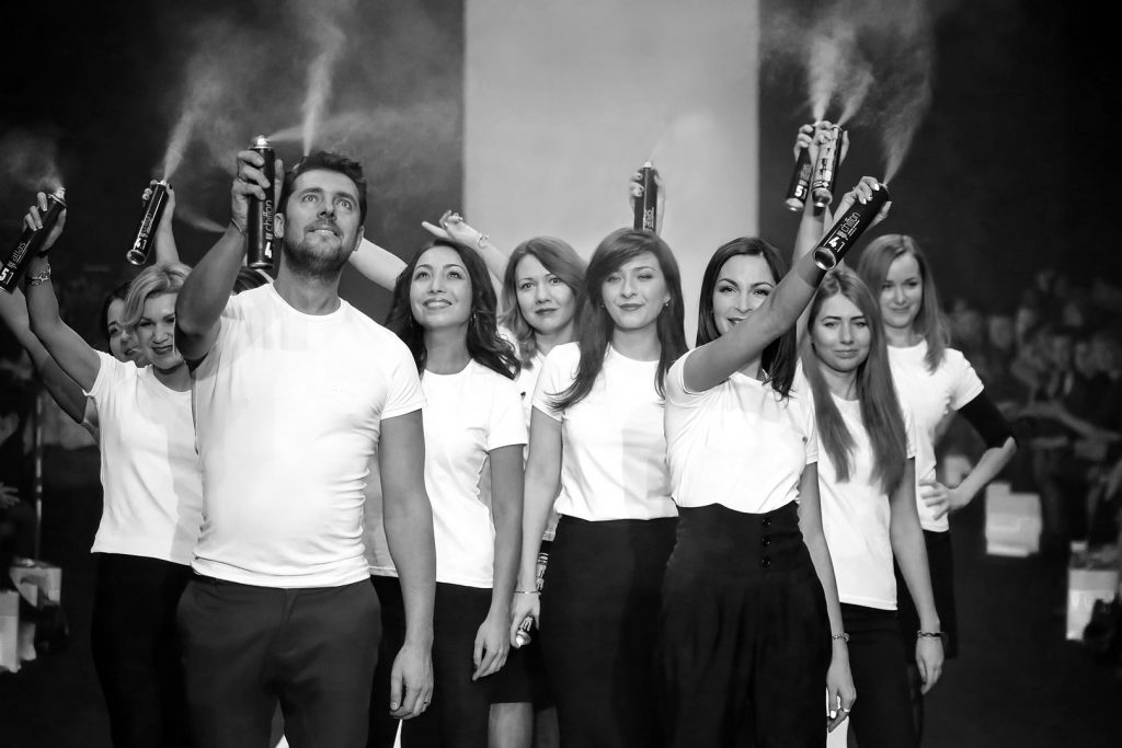 Edel und salonexklusiv: COUTURE PERFECT STYLING von ESTEL