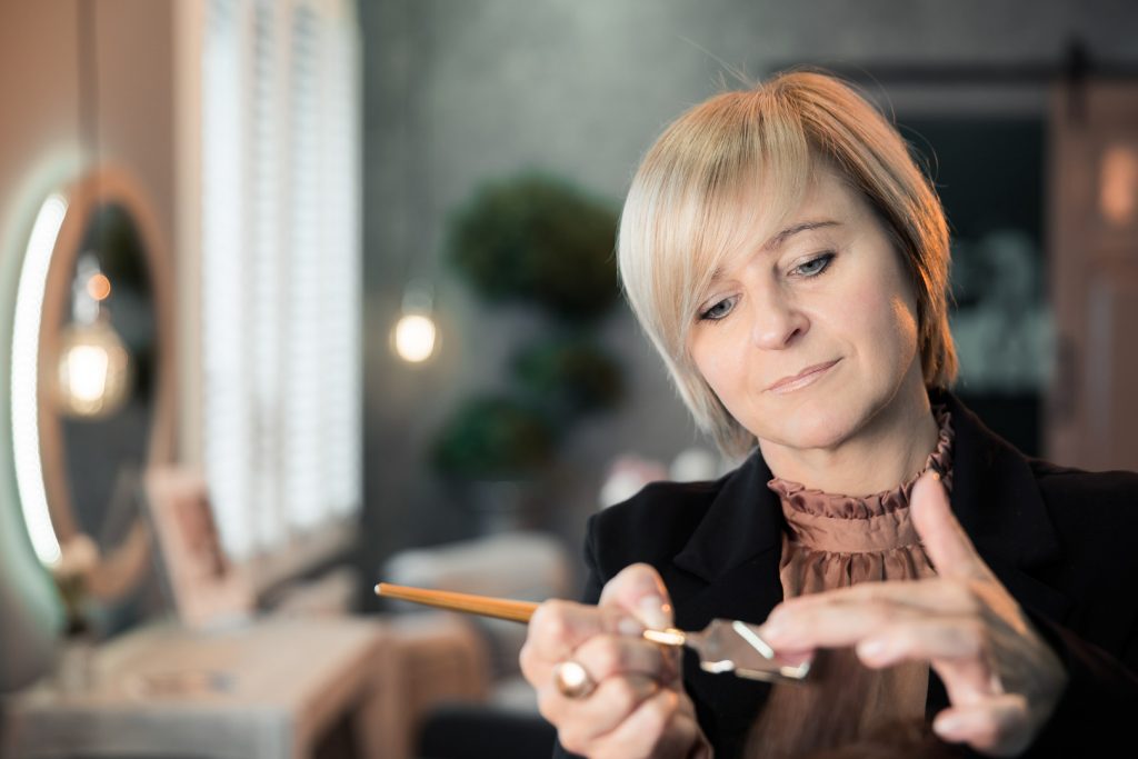 Sabrina Poser: Haarschnitt oder Calligraphy Cut? Die Antwort lautet…